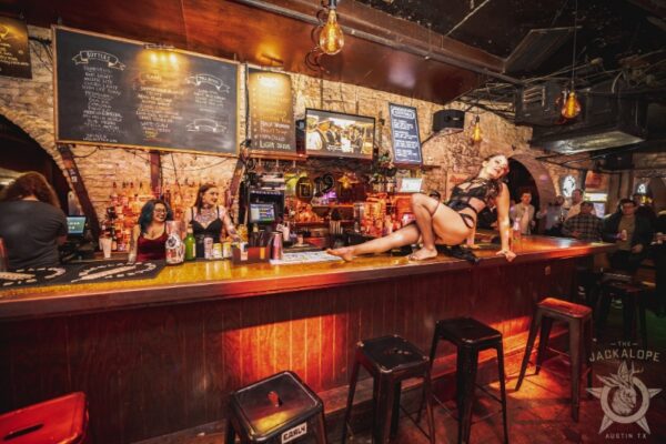 22 Best Bars on Austin’s 6th Street