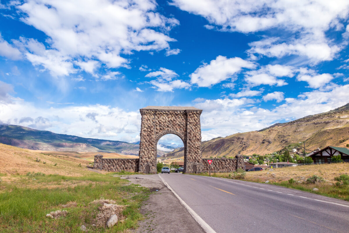 Yellowstone Itinerary: The Perfect 3-Day Adventure Guide | Destinations.ai